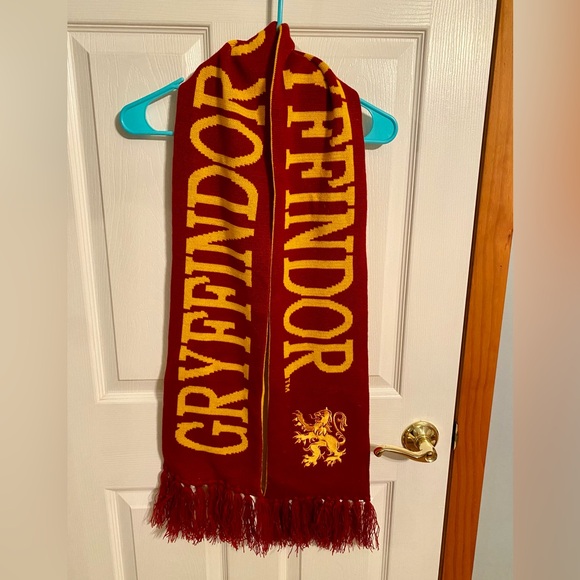 Universal | Accessories | Harry Potter Gryffindor Scarf From Harry ...